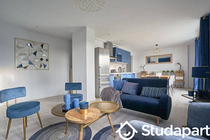 Appartement à louer - Barbâtre-Saint Remy-Verrerie, Reims - 1 pièce - 1 chambre