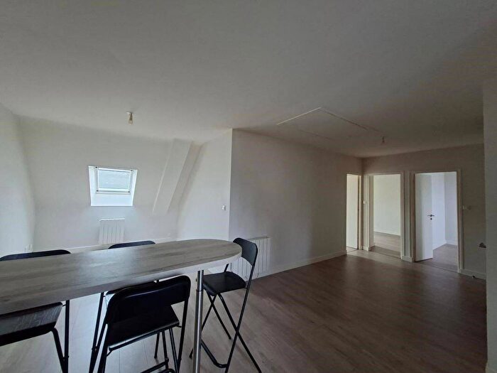 Ouest, Carhaix-Plouguer : Appartement 3 pièces à louer