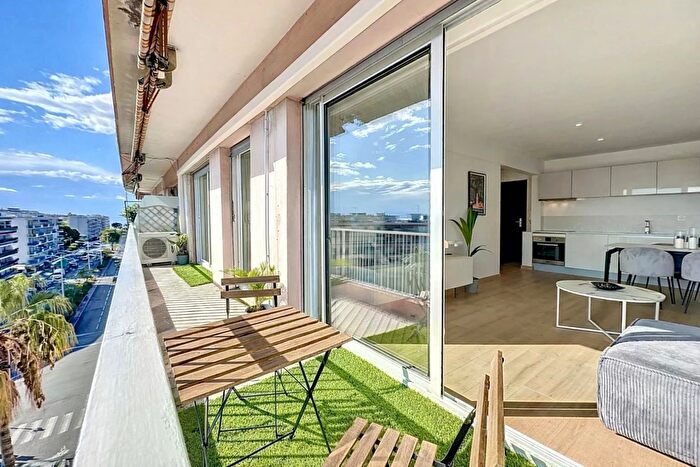 Appartement à vendre - Cagnes-sur-Mer, La Gare, Les Plans, Hippodrome - 3 pièces