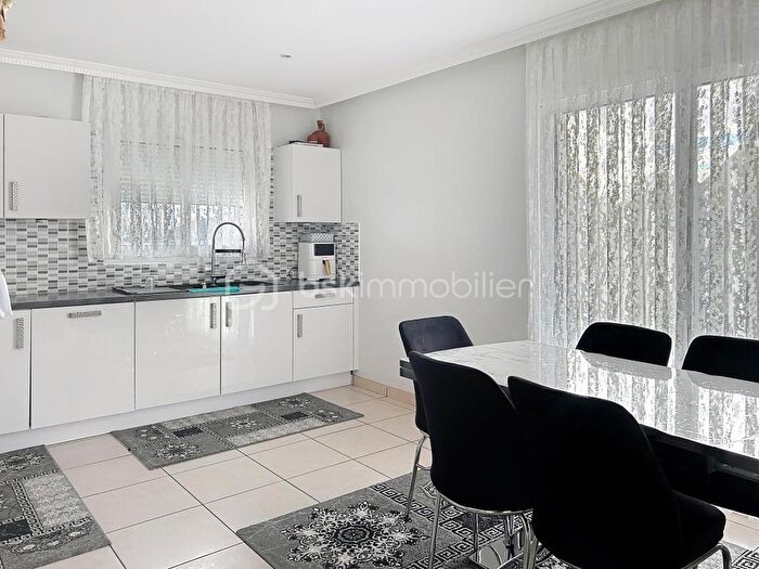 Maison à vendre - Saint-Usage - 5 pièces - 3 chambres