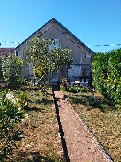 Maison 6 pièces à vendre à Génis