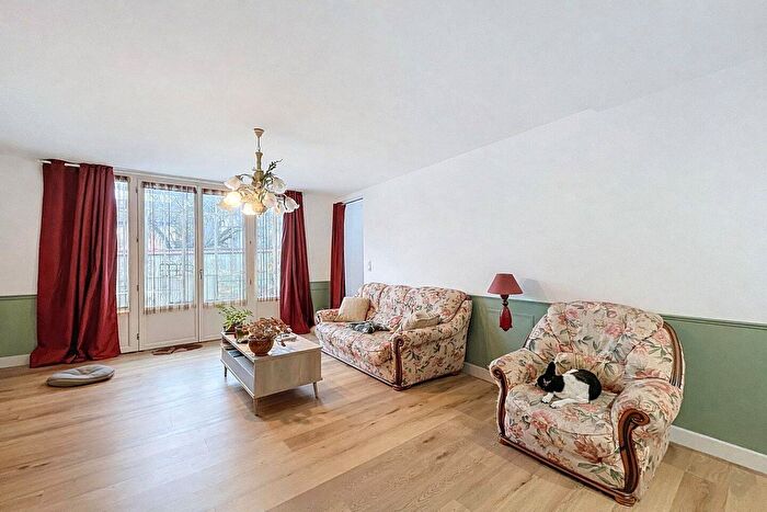 Appartement à louer - Centre, Neufchâteau - 3 pièces - 2 chambres