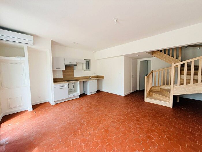 Maison 4 pièces à Montolivet, Marseille 12ème arrondissement, à louer