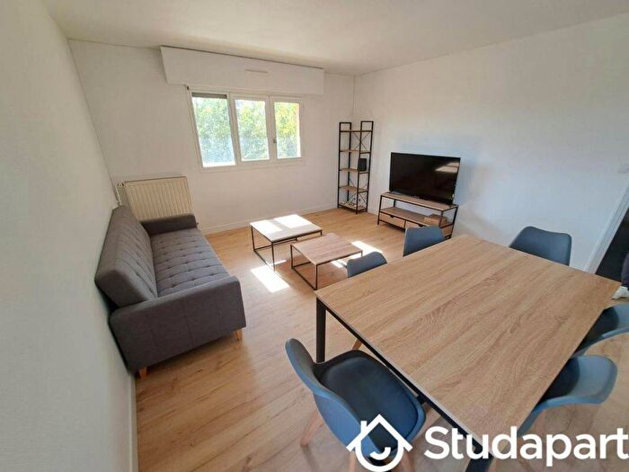 Appartement à louer - Genicart, Lormont - 1 pièce - 3 chambres