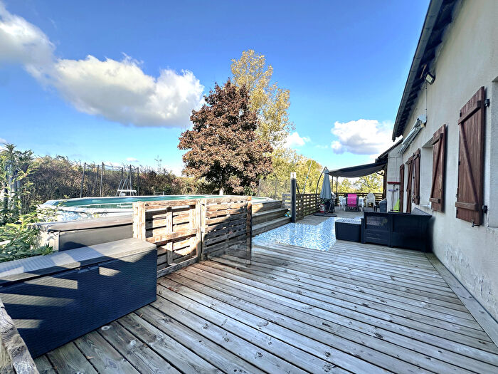 Maison à vendre - Verneuil-en-Bourbonnais - 6 pièces - 5 chambres