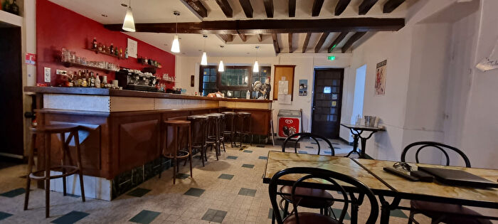 Maison 11 pièces à Lormaye, à vendre