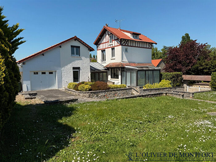 Maison 6 pièces à Montfort-lAmaury, à vendre