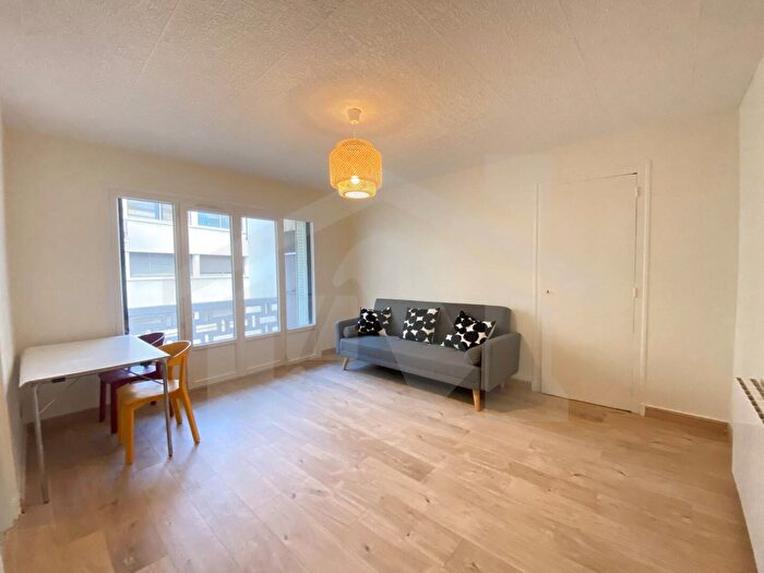 Appartement à louer - Ile Verte, Grenoble - 3 pièces - 2 chambres