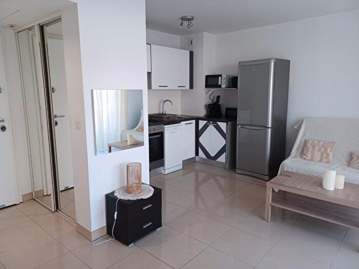 Appartement à louer - Saint-Raphaël, Plateau Notre-Dame - 1 pièce