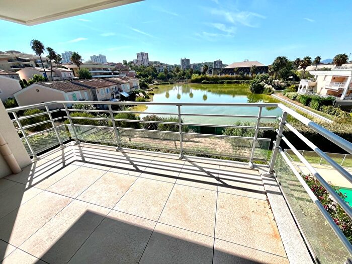 Appartement à vendre - Le Cannet, Aubarède - 2 pièces - 1 chambre