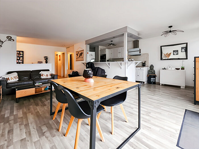 Appartement à vendre - Nandy - 3 pièces - 2 chambres