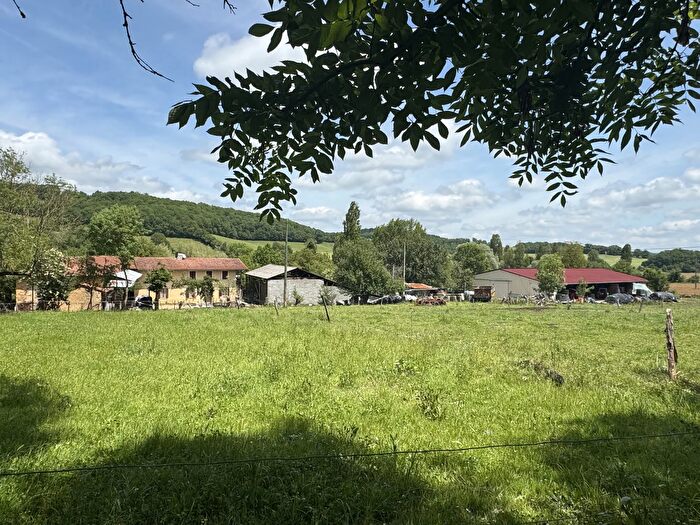 Maison à vendre - Aurignac - 6 pièces - 4 chambres