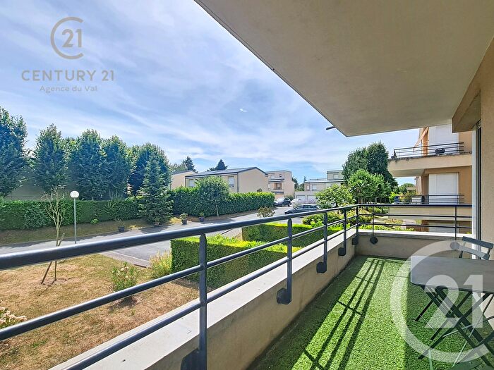 Champs-sur-Marne, Centre-ville : Appartement 4 pièces à louer
