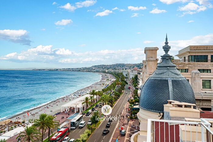 Appartement 1 pièce à Nice, Carré d'or, à vendre