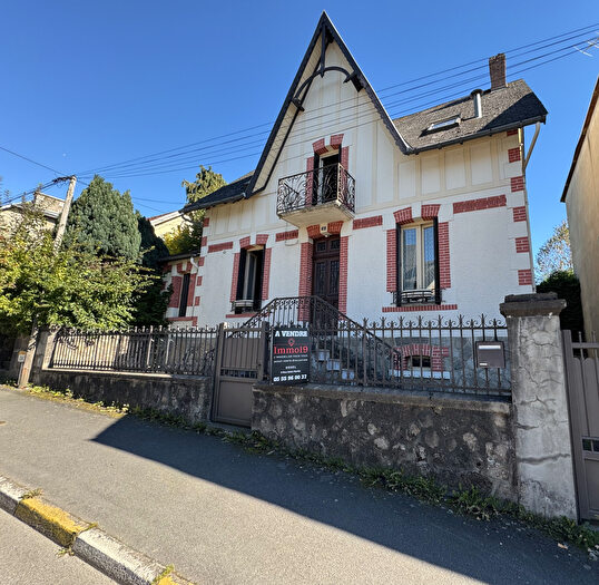 Maison 7 pièces à vendre à Ussel