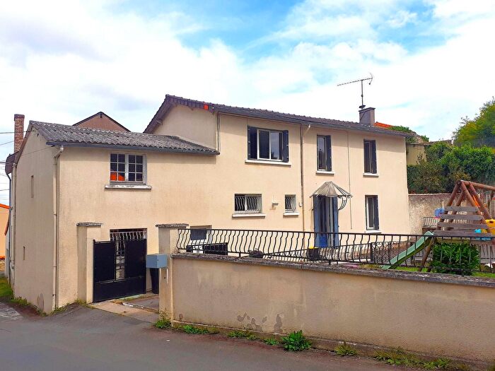 Maison 4 pièces à Saint-Jacques-de-Thouars, à vendre