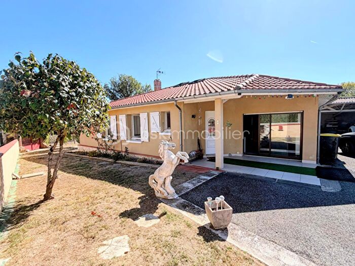 Maison 8 pièces à Mirande, à vendre