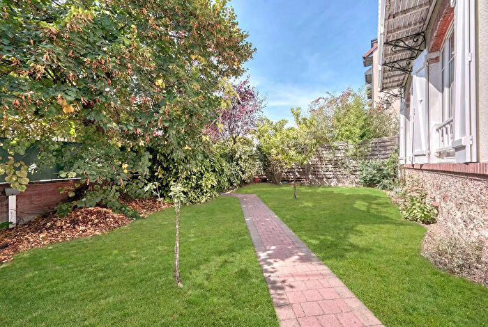 Maison à vendre - Maisons-Laffitte, Ouest - 8 pièces - 6 chambres