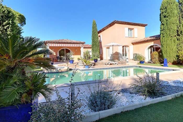 Maison à vendre - Saint-Raphaël, Veyssières - 8 pièces - 4 chambres