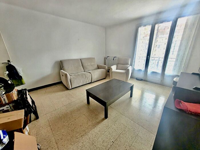 Appartement à vendre - Hyères, Centre-ville - 3 pièces - 2 chambres