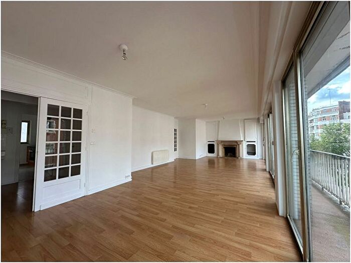 Appartement 4 pièces à Lille, Centre-ville, Euralille, à louer