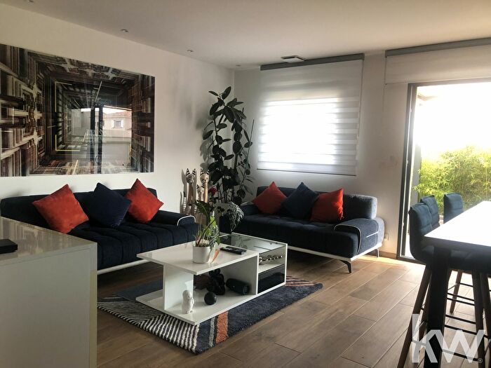 Maisons à vendre et appartements à louer - 1