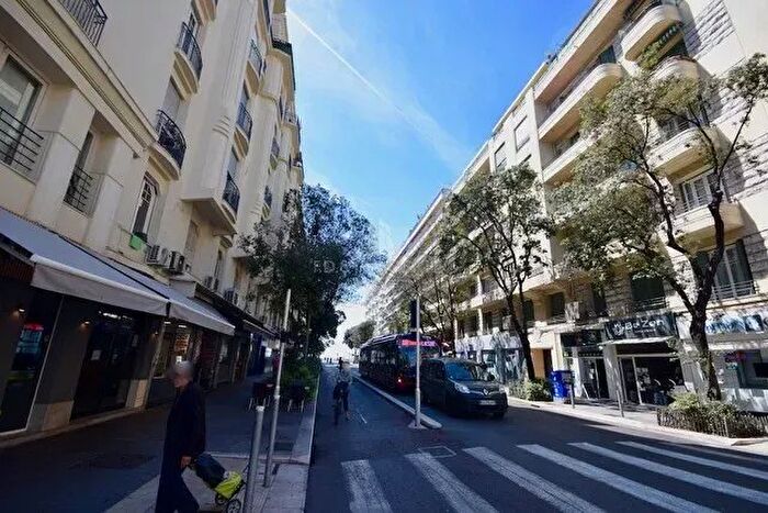 Appartement 1 pièce à Nice, Carré d'or, à vendre