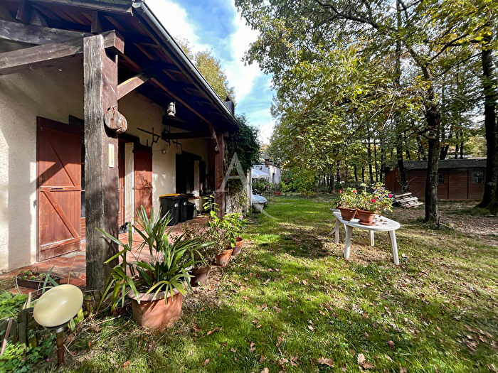 Maison à vendre - Vacquiers - 6 pièces - 4 chambres