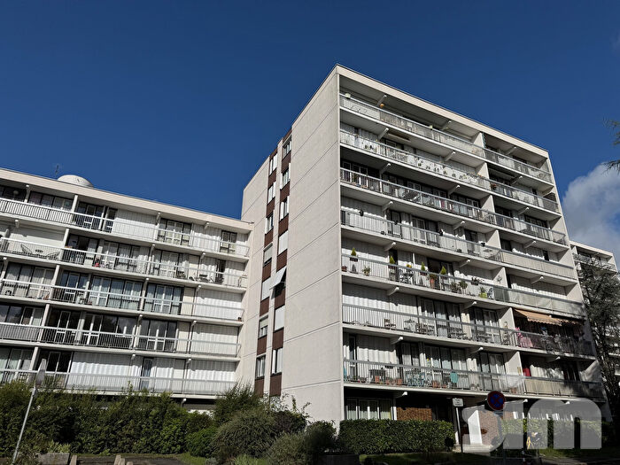 Appartement à vendre - Chelles, Noue-Brossard, Perichelles, Bel Air, Clos Roger - 2 pièces - 1 chambre