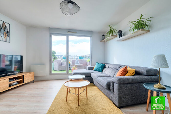 Appartement à vendre - Grigny - 3 pièces - 2 chambres