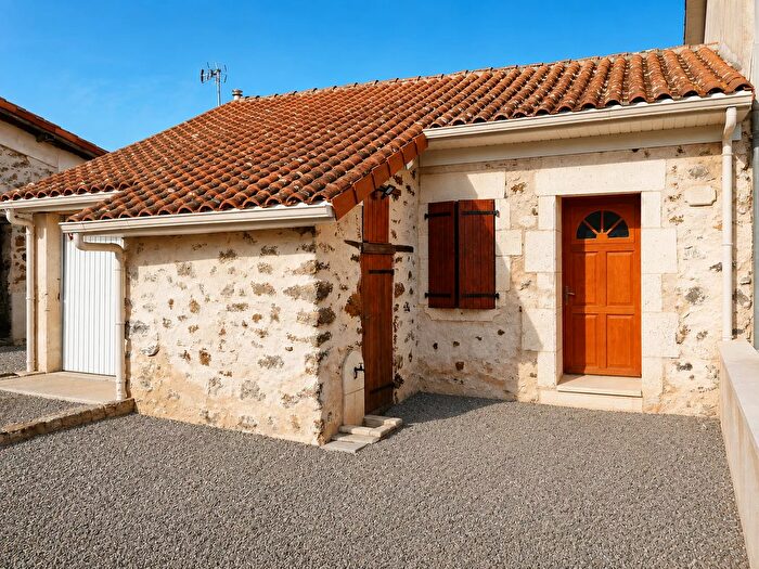 Maison 1 pièce à Exideuil, à louer