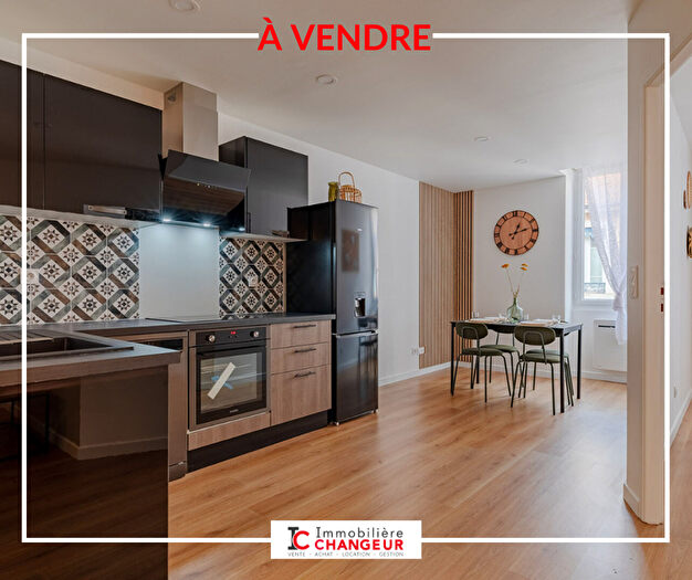 Appartement à vendre - Voiron, Centre-ville, Gare - 2 pièces - 1 chambre