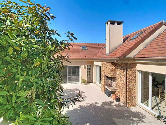 Maison 10 pièces à vendre à Marly-la-Ville