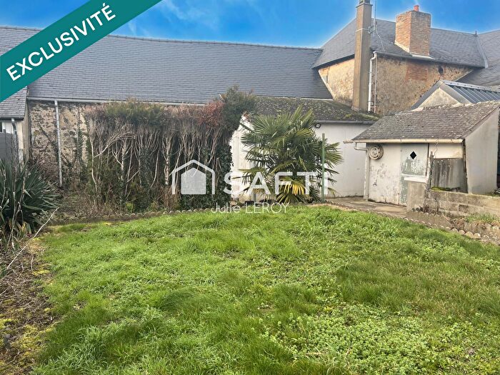 Maison à vendre - Viré-en-Champagne - 7 pièces - 4 chambres