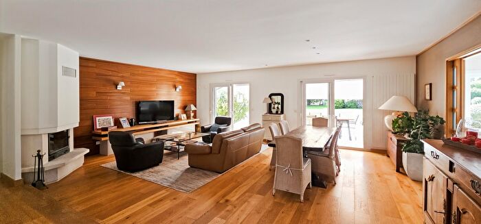 Maison à vendre - Bellerive-sur-Allier - 7 pièces - 5 chambres