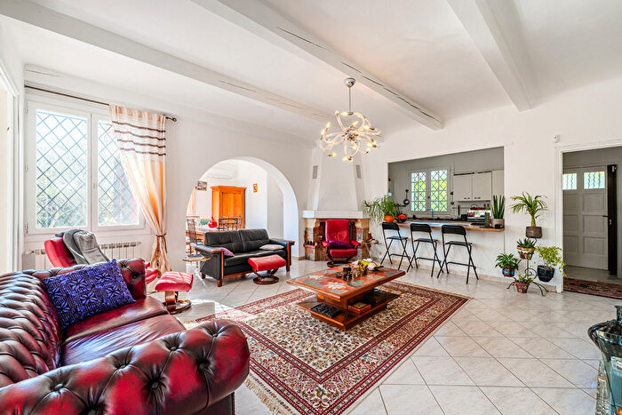 Maison à vendre - Aix-en-Provence, Saint-Donat, Les Platanes - 7 pièces - 4 chambres