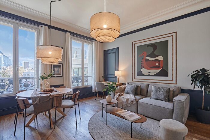 Appartement à louer - Paris e  - 3 pièces - 2 chambres