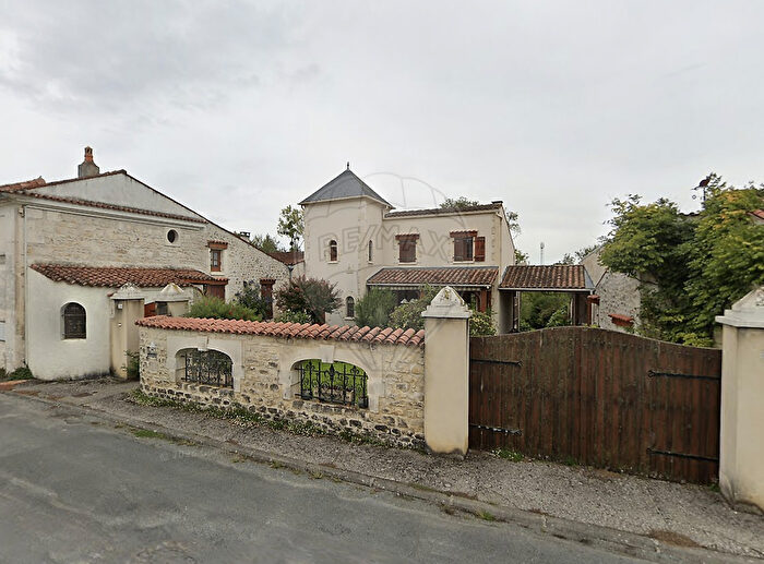 Maison 9 pièces à vendre - Bussac-sur-Charente