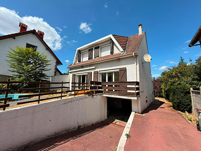 Ris-Orangis, Le Village : Maison 8 pièces à vendre