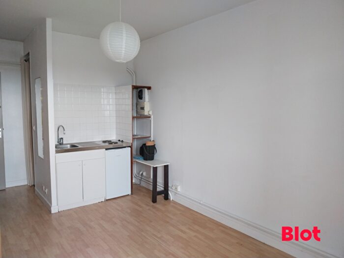 Appartement à vendre - Quartiers Ouest, Bourg lEvesque - 1 pièce