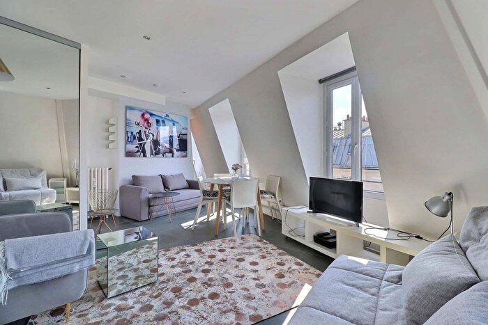 Appartement à louer - Hoche-Friedland, Paris ème arrondissement - 1 pièce