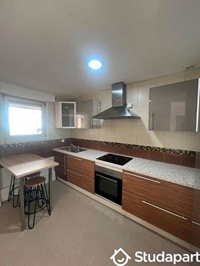 Appartement à louer - Neudorf Sud Centre, Strasbourg - 1 pièce - 3 chambres