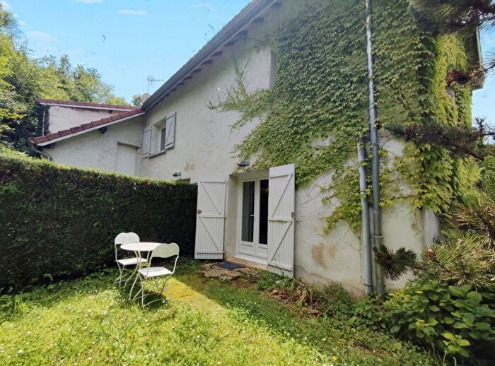 Appartement à louer - Villemoirieu - 2 pièces - 1 chambre