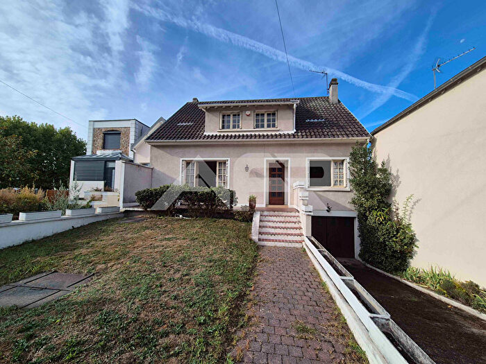 Maison 8 pièces à Chatou, Ouest, à vendre