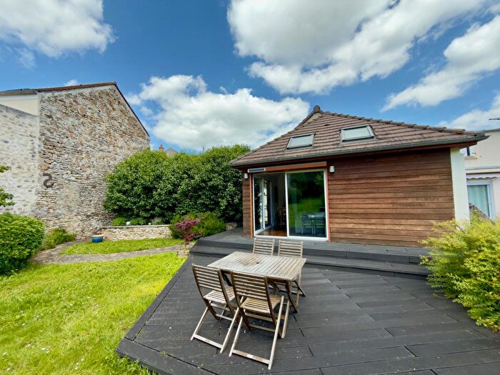 Maison 5 pièces à vendre à Épône