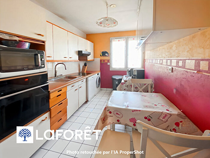 Appartement à vendre - Viry-Châtillon, Le Plateau - 4 pièces - 3 chambres