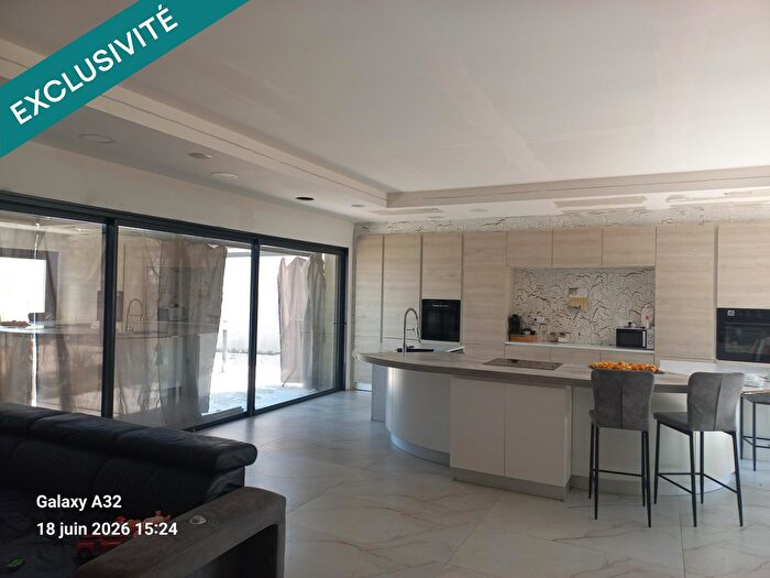 Bourg-lès-Valence, Bourg Ouest : Maison 5 pièces à vendre