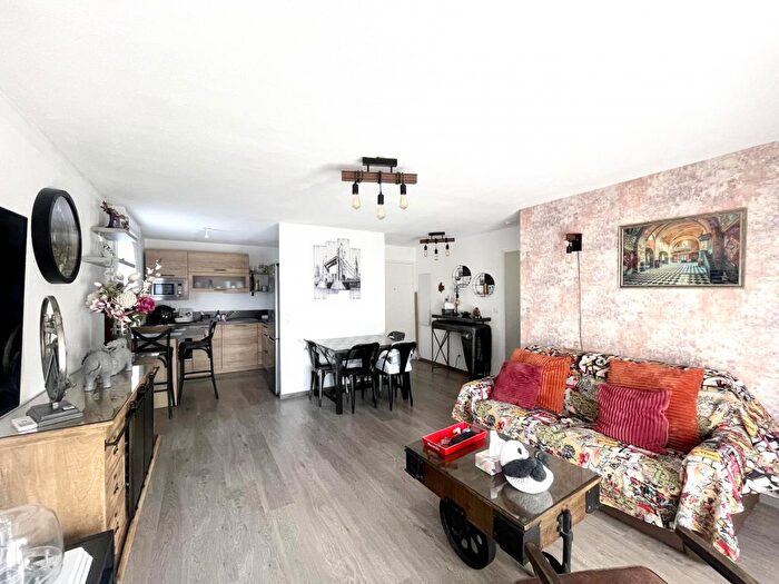 Appartement à vendre - Cavaillon, Centre-ville - 3 pièces - 2 chambres