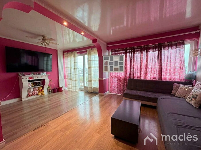 Appartement 5 pièces à Sarcelles, Gide Saint-Saëns, à vendre
