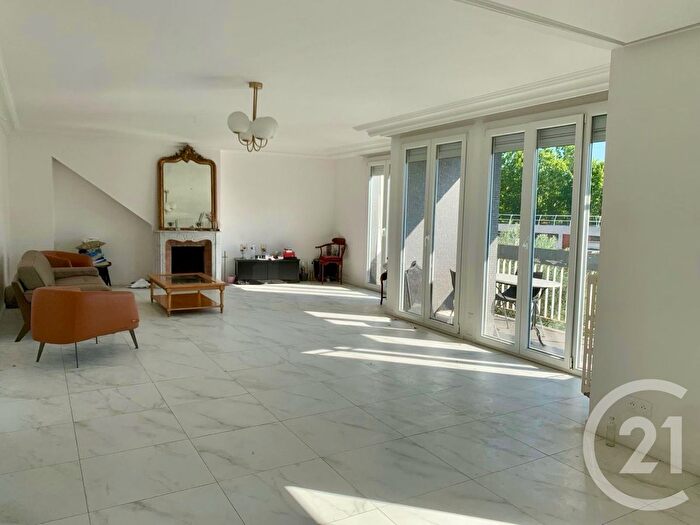 Appartement à vendre - LHaÿ-les-Roses, Centre-ville - 4 pièces - 2 chambres